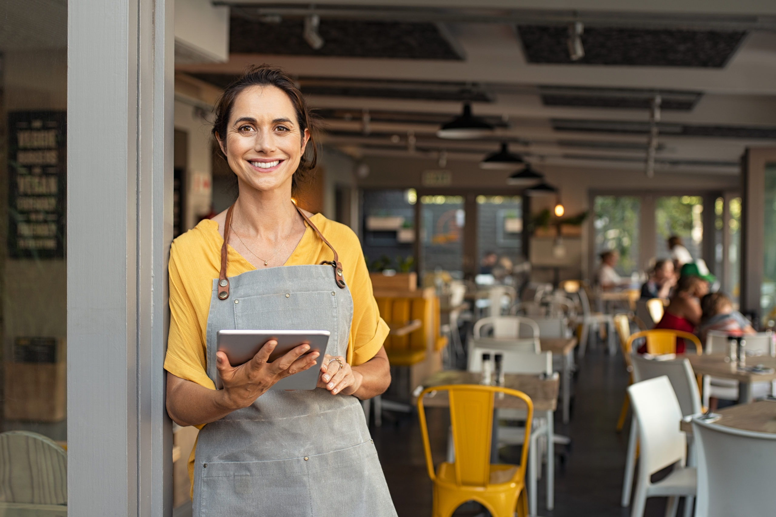 Start a restaurant business on a budget